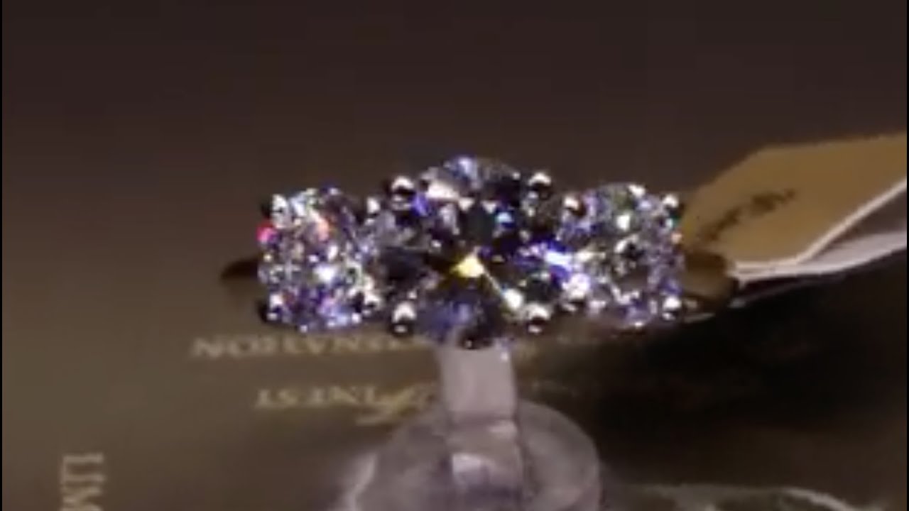 #98016 | T2.58ct/C1.27ct | Round Brilliant Three Stone | Set in 18ct Yellow Gold - YouTube