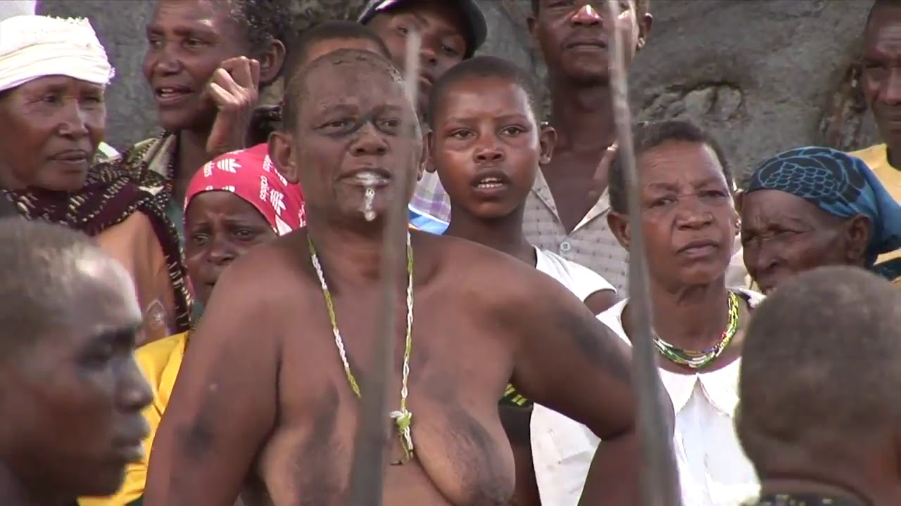 Tujulishane Sandawe Group tz 01 - YouTube