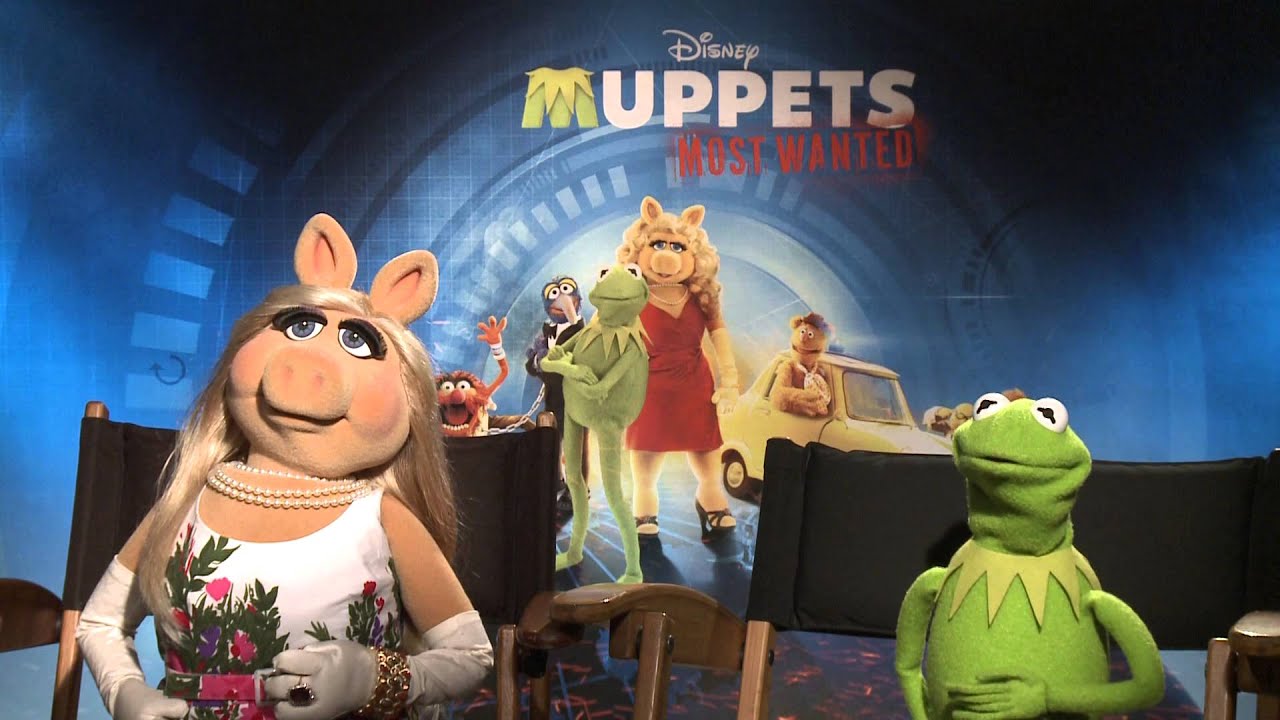 Muppets Most Wanted (2014) Exclusive: Miss Piggy and Kermit the Frog ...