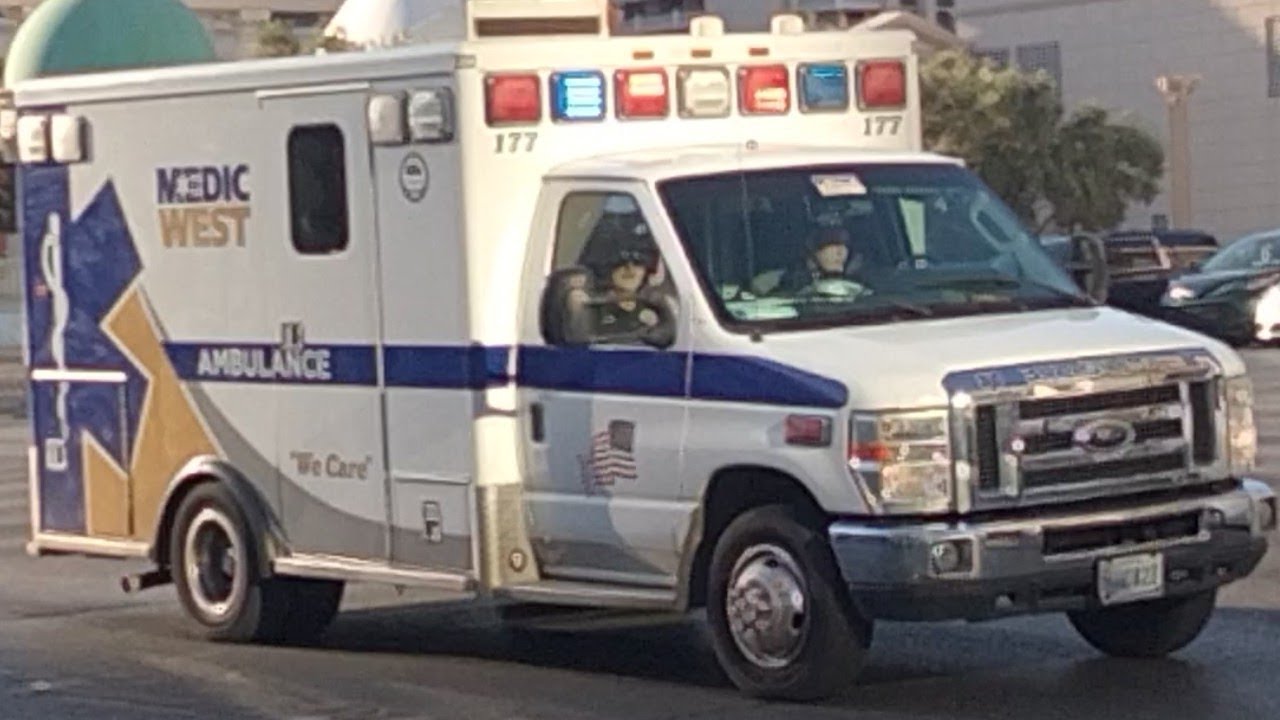 Medic West Ambulance Responding Code 3 in Las Vegas (9/14/21) - YouTube