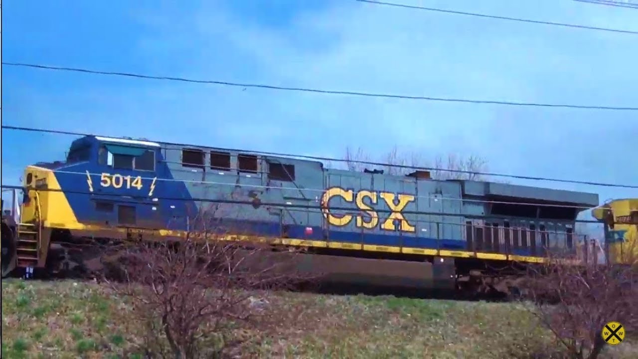 CSX AC6000CW Engine in Rare YN2B Paint Scheme and Dash 8 Standard Cab ...