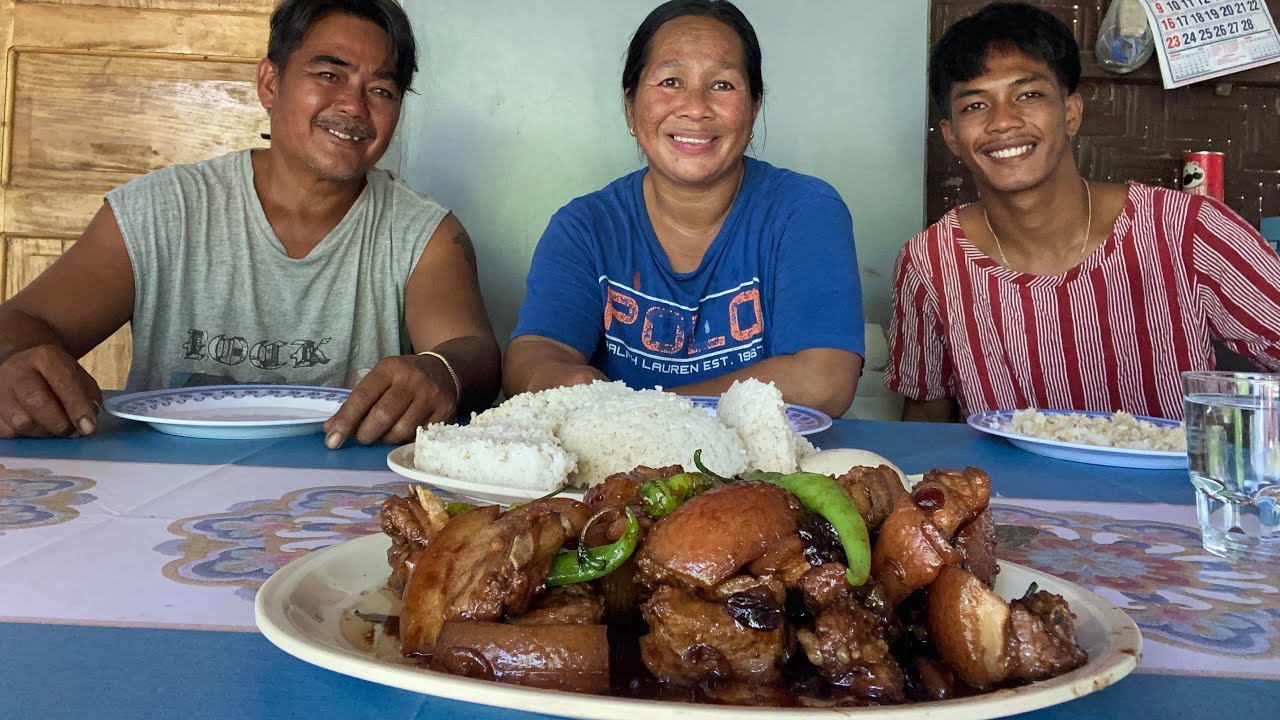 TANGHALIAN PORK ADOBO LIEMPO. - YouTube