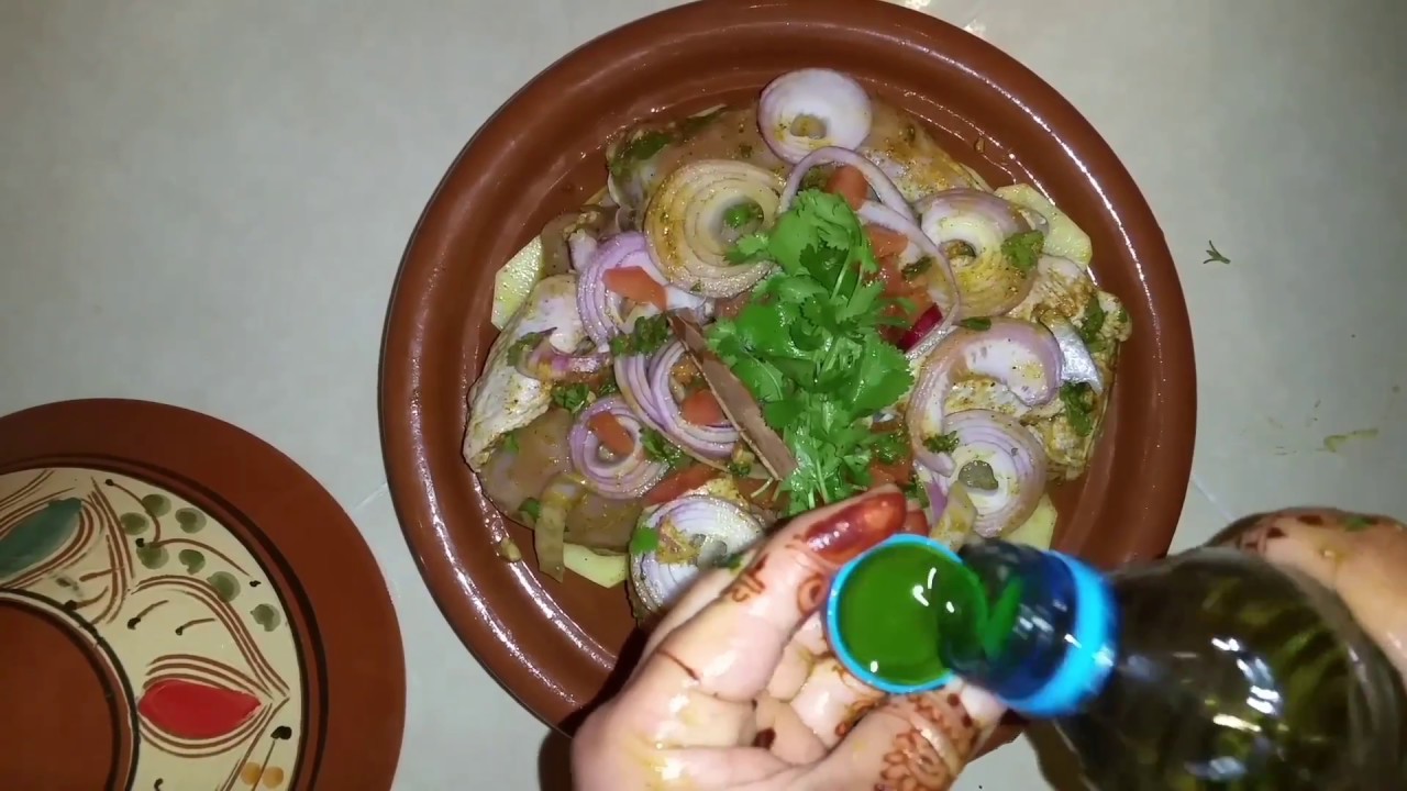 Mamajisma au Maroc Tajine de poulet et legumes cuit sur le barbecue ...