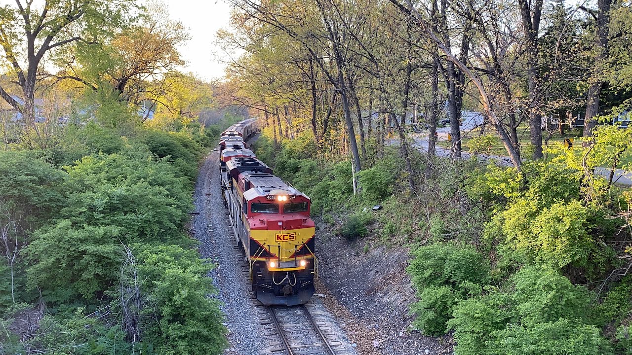 Canadian Pacific Kansas City grainier on the CPKC Mexico Subdivision in ...