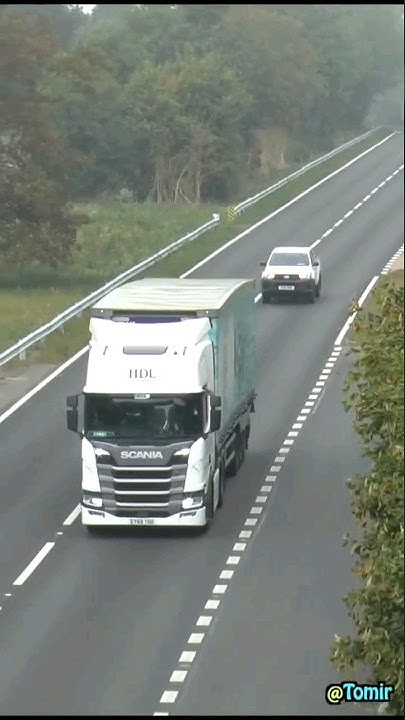 SCANIA A1(M) motorway #truckspotting #tomir - YouTube