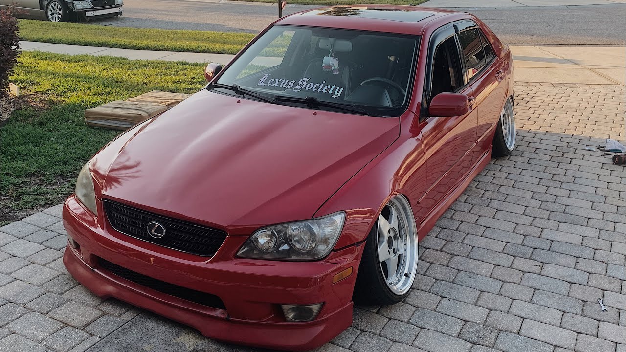 is300 BIG CAMBER (SPINDLES AND FLIPPED BALLJOINTS) - YouTube