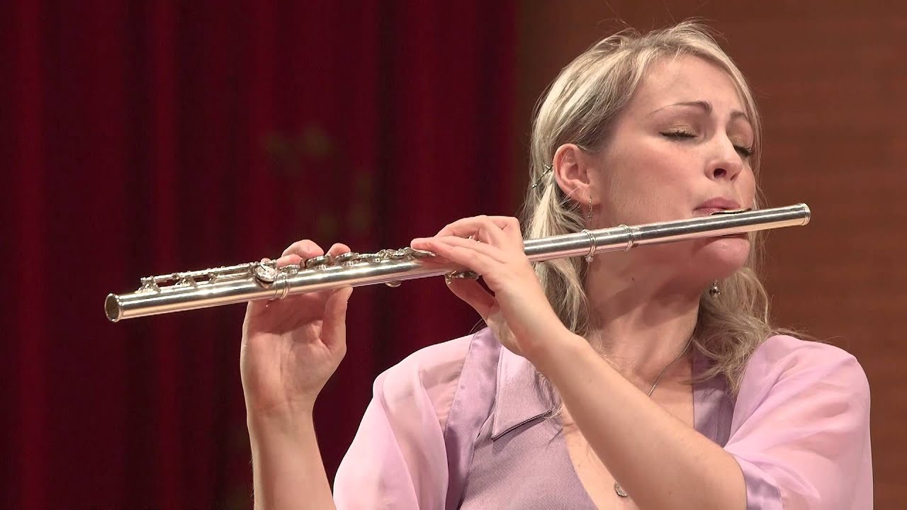 Katherine Bryan plays Massenet's Meditation from Thais - YouTube