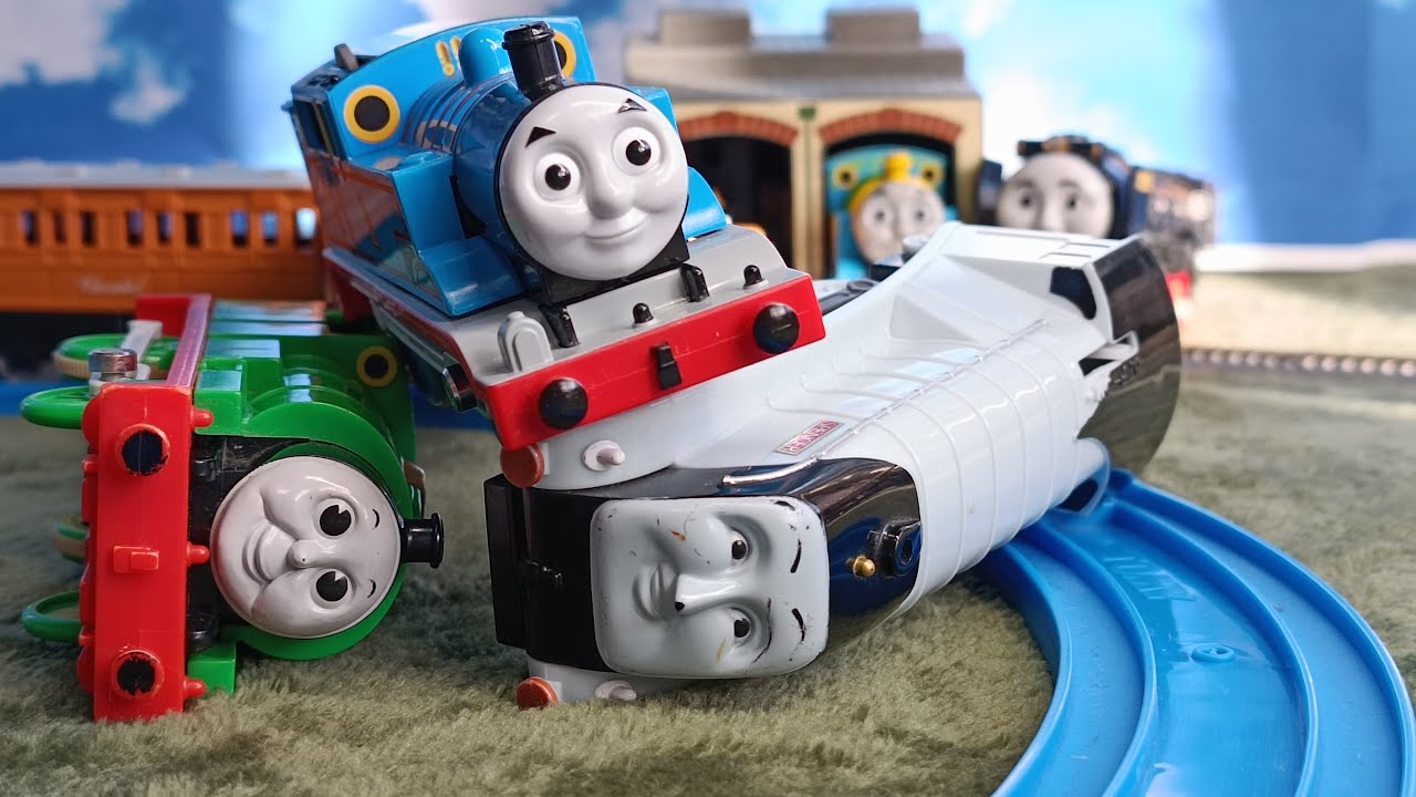 Thomas runaway.Thomas and friends!Plastic rails - YouTube