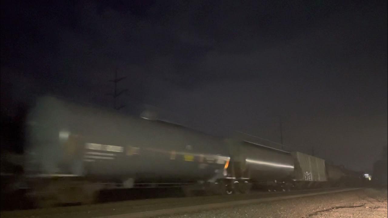 NS 65T with the UP 8611 third in line - YouTube