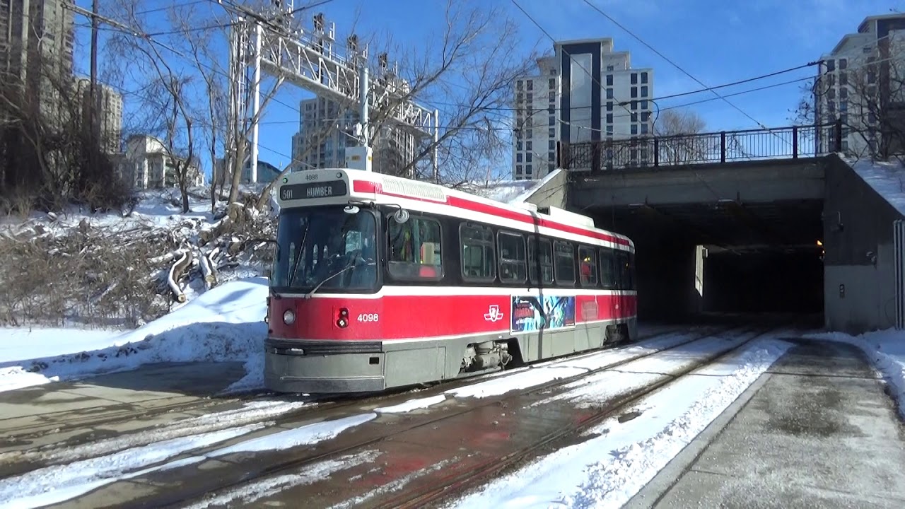 CLRV #4098 at Humber Loop - YouTube