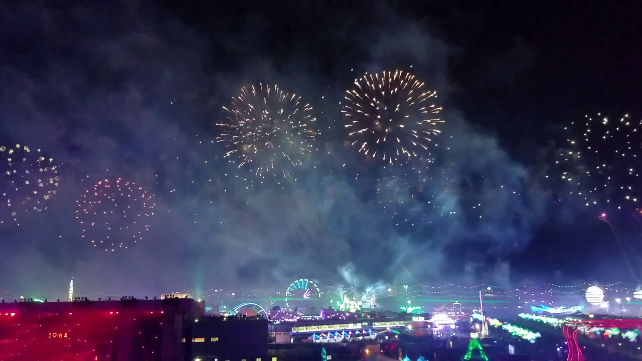 2018 EDC Vegas Fireworks - YouTube