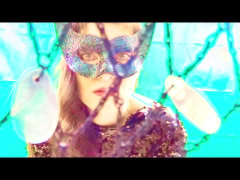 Katja von Kassel - In little rooms (Show me love)