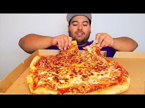 Nick forcing ME to FINISH a whole pizza & GET fat ... Pizza Mukbang