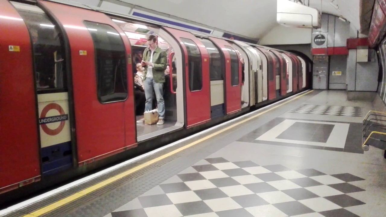 1992 Central line trains at Holborn - YouTube