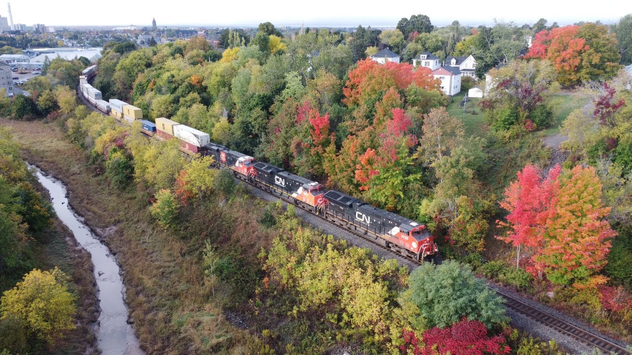 Awesome Aerial 4K Video - Nice Fall Foliage Colours! Long Stack Train ...