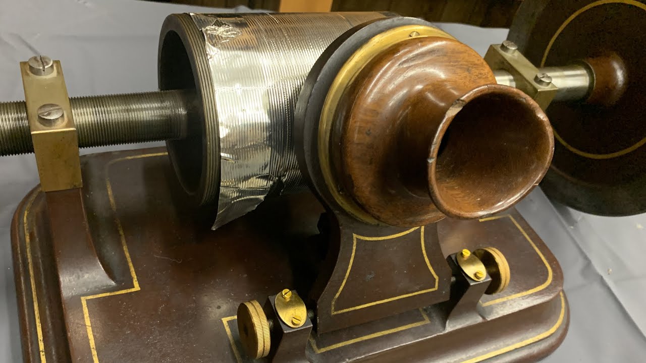 London Stereoscopic Tinfoil Phonograph - YouTube