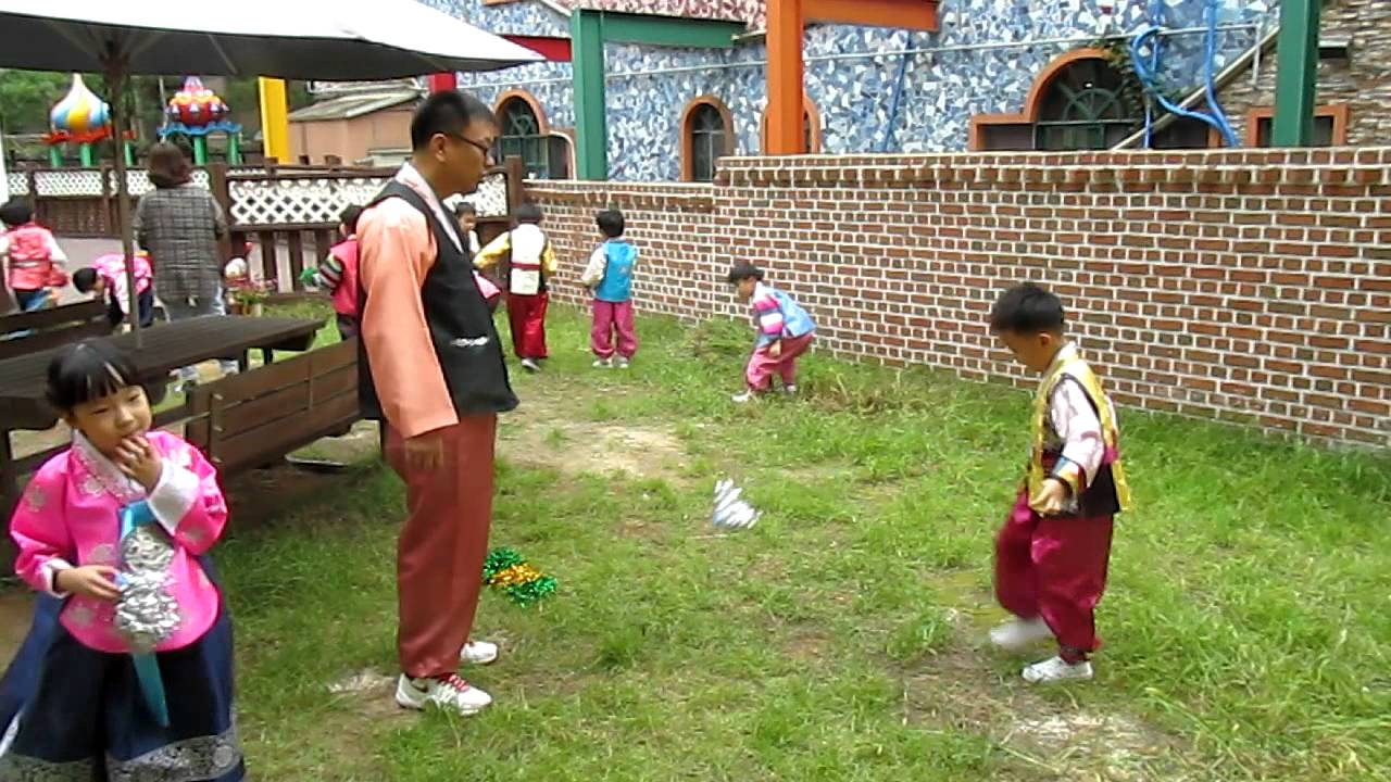 Jaegi Chagi game - YouTube