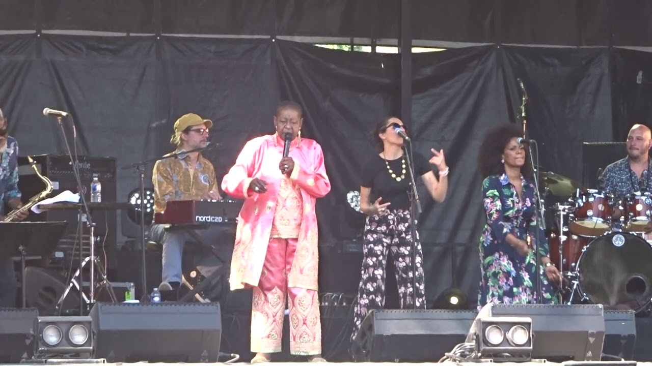 CALYPSO ROSE "Abatina" aux Papillons de Nuit - YouTube
