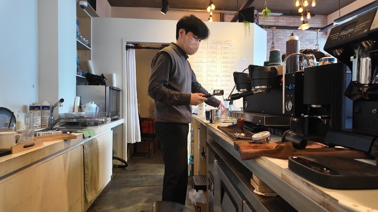 Daytime Coffee Shop Sounds to Work Along With | Not Too Quiet, Not Lou ...