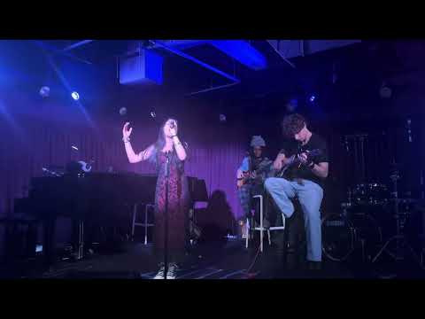 Vinya performs Bring Me To Life by Evanescence with Finn and Charles