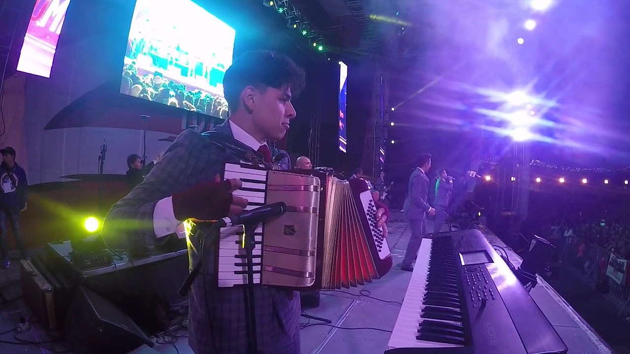 LA PERLA COLOMBIANA, Amar y querer, Melina, La z Neza 2016 - YouTube