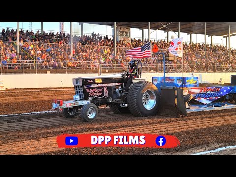 Light Limited Super Stock Tractors @ Dunn County Fair 2022 - YouTube