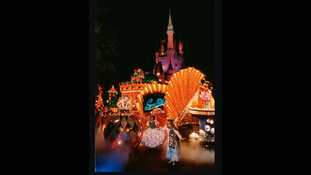 SpectroMagic Parade from Liberty Bell Riverboat Disney Magic Kingdom ...