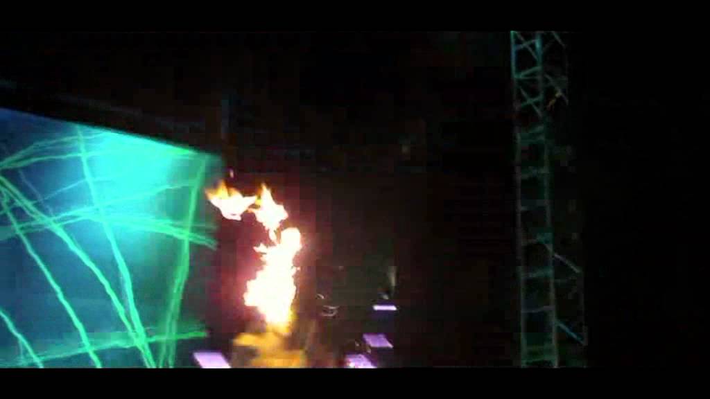Jeff Robitaille Canada wonderland 2011 fire act - YouTube
