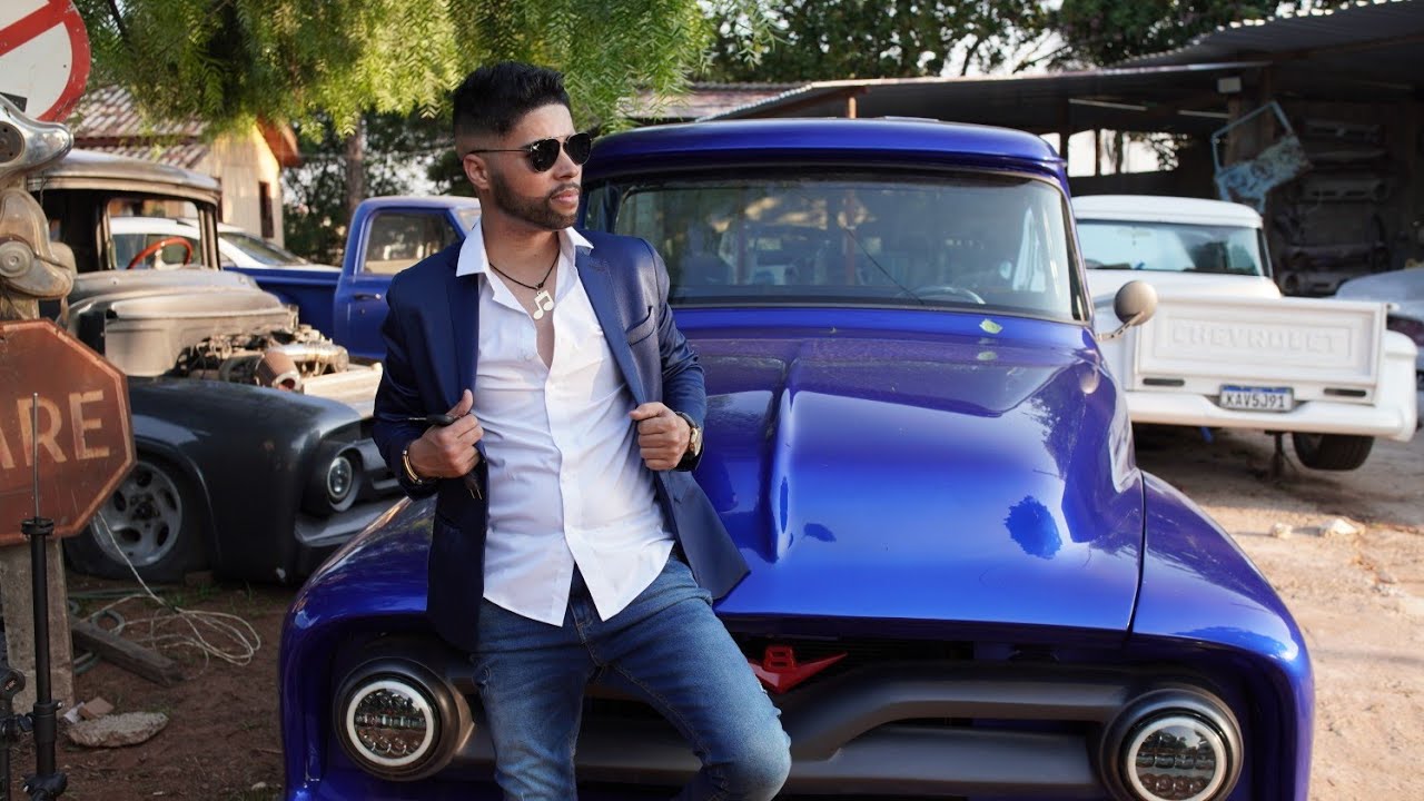 Felipe Henrique - Sinto que me enganei ( Clipe Oficial) - YouTube