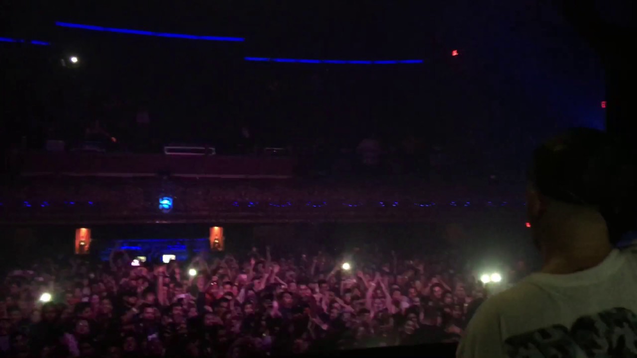 DJ 4B brings out Skrillex at Belasco - YouTube