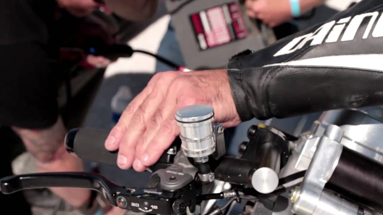 James Hoegh's 2010 Bonneville run on his Confederate P120 Fighter - YouTube