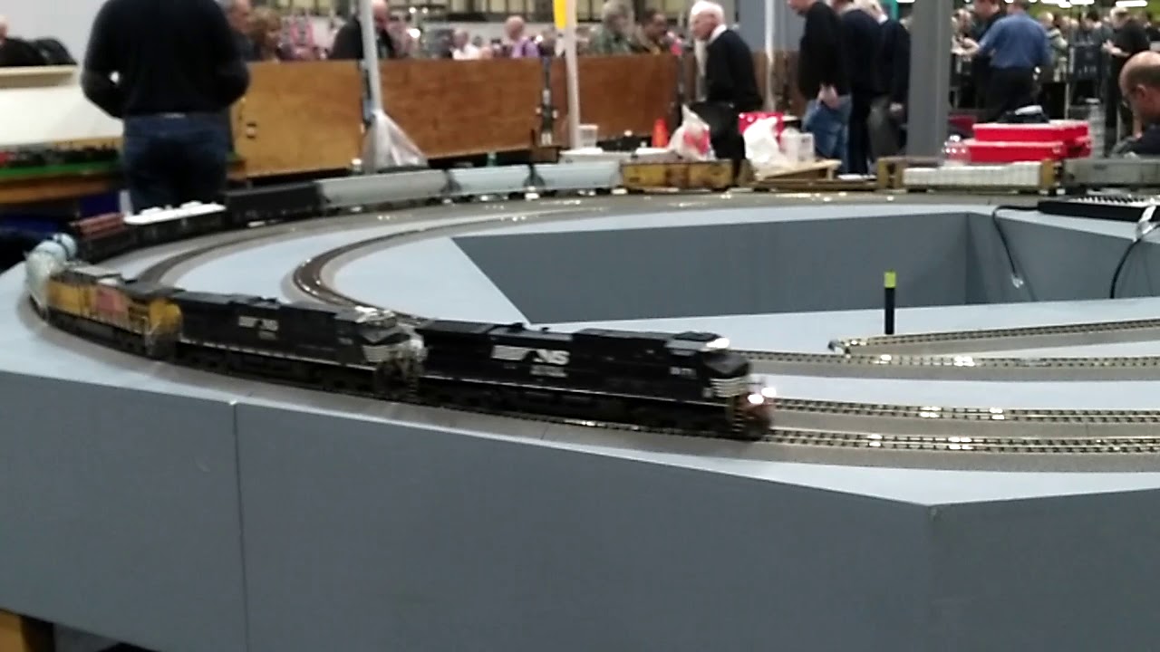 Longest ho gauge freight train? - YouTube