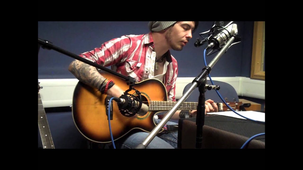 the Aldington gang (on radio) playing a tenor guitar - YouTube