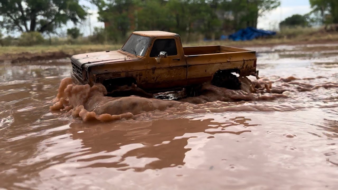 FMS Rusted K10 mudding - YouTube