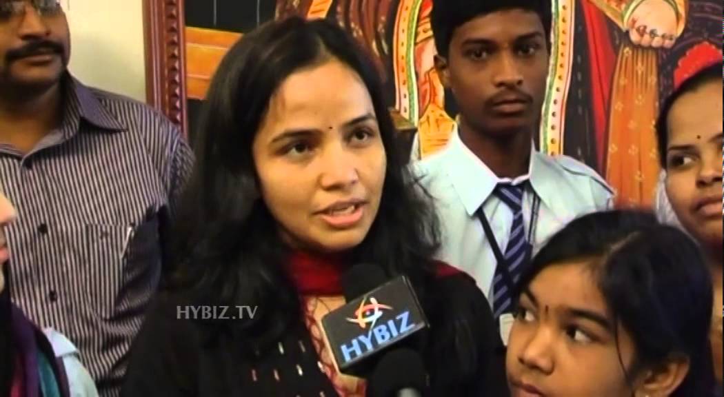 Basanthi at Gray Matters Battle of the Best - YouTube