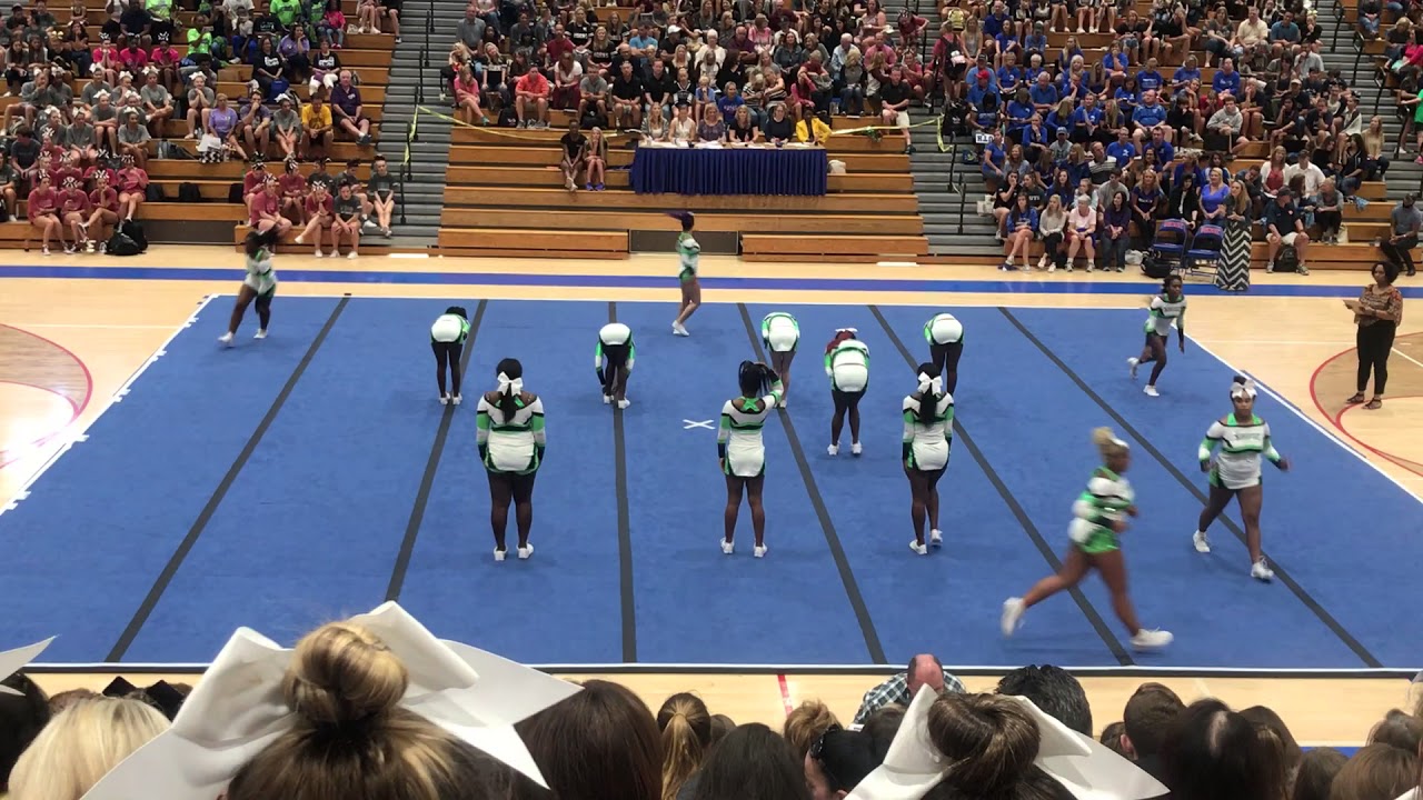 Discovery Titans Cheer 2017 - YouTube