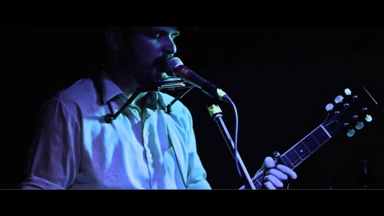 Digger Barnes Oh Sister (live 2012) - YouTube