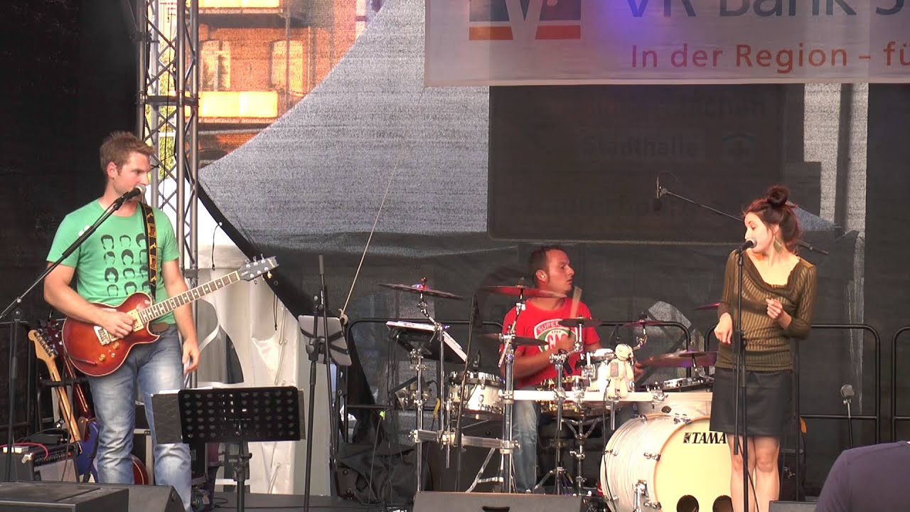 Steve & Friends - Easy - YouTube