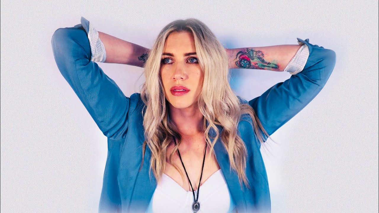 Jesse Dozzi - Love's Like That (Official Music Video) - YouTube