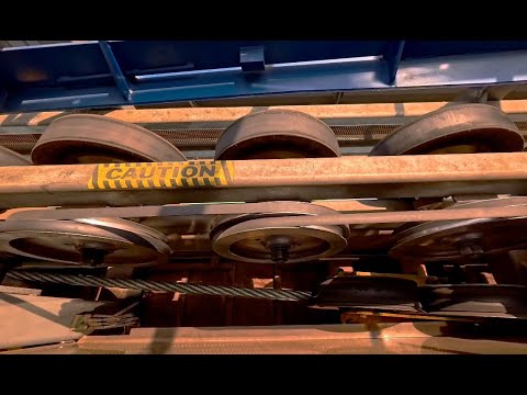 Leitner Poma Omega gondola station Highlights - YouTube