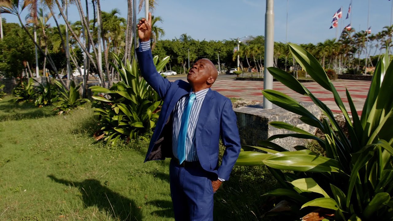 Eduardo Angulo - Isla De Santo Domingo - Video Oficial - YouTube