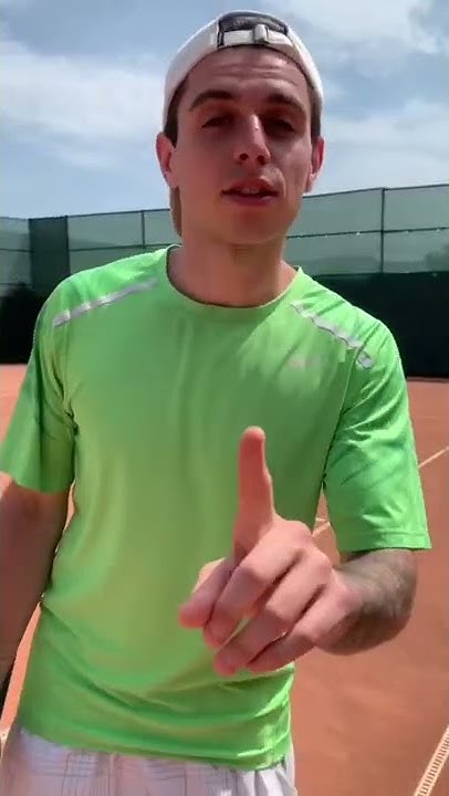 Мяч в голову прилетел🤪😱 #shorts - YouTube