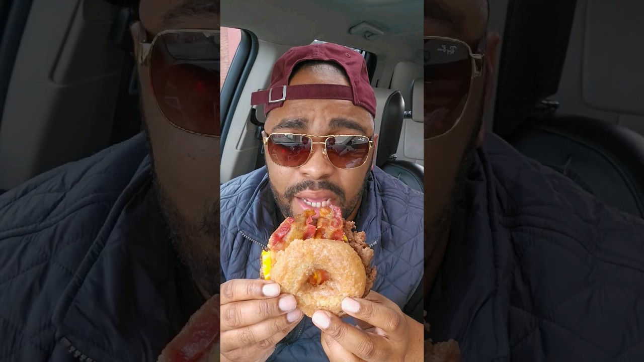 Trying the Luther style burger from the Boondocks! - YouTube