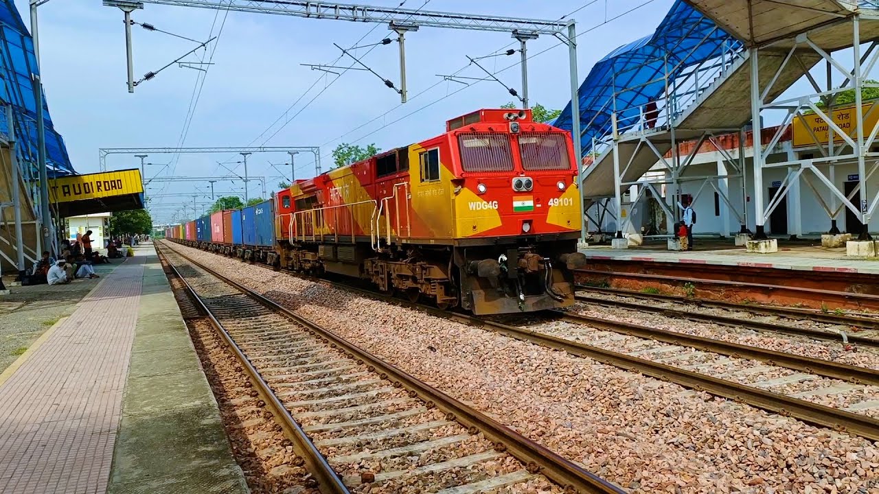 Powerful WDG 4D arrived at Pataudi Road - YouTube