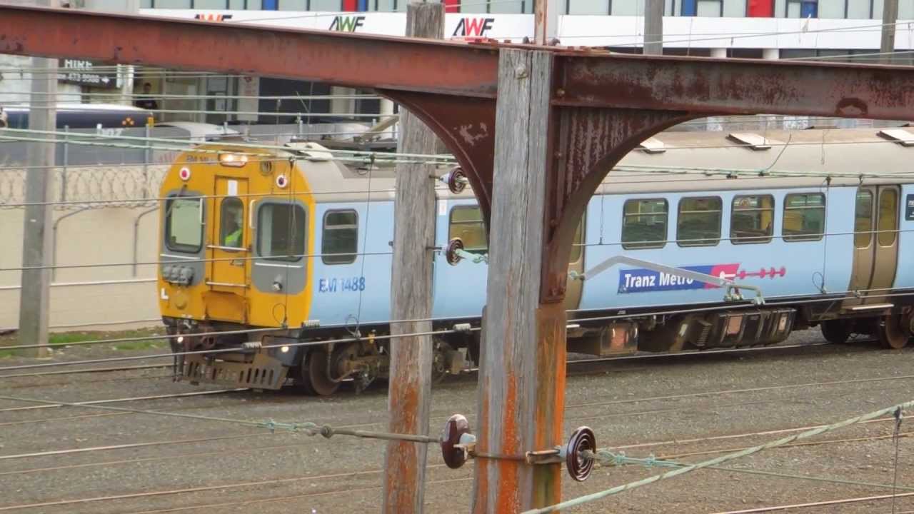 Tranz Metro FT/FP class "Matangi" and EM/ET class "Ganz Mavag" - YouTube