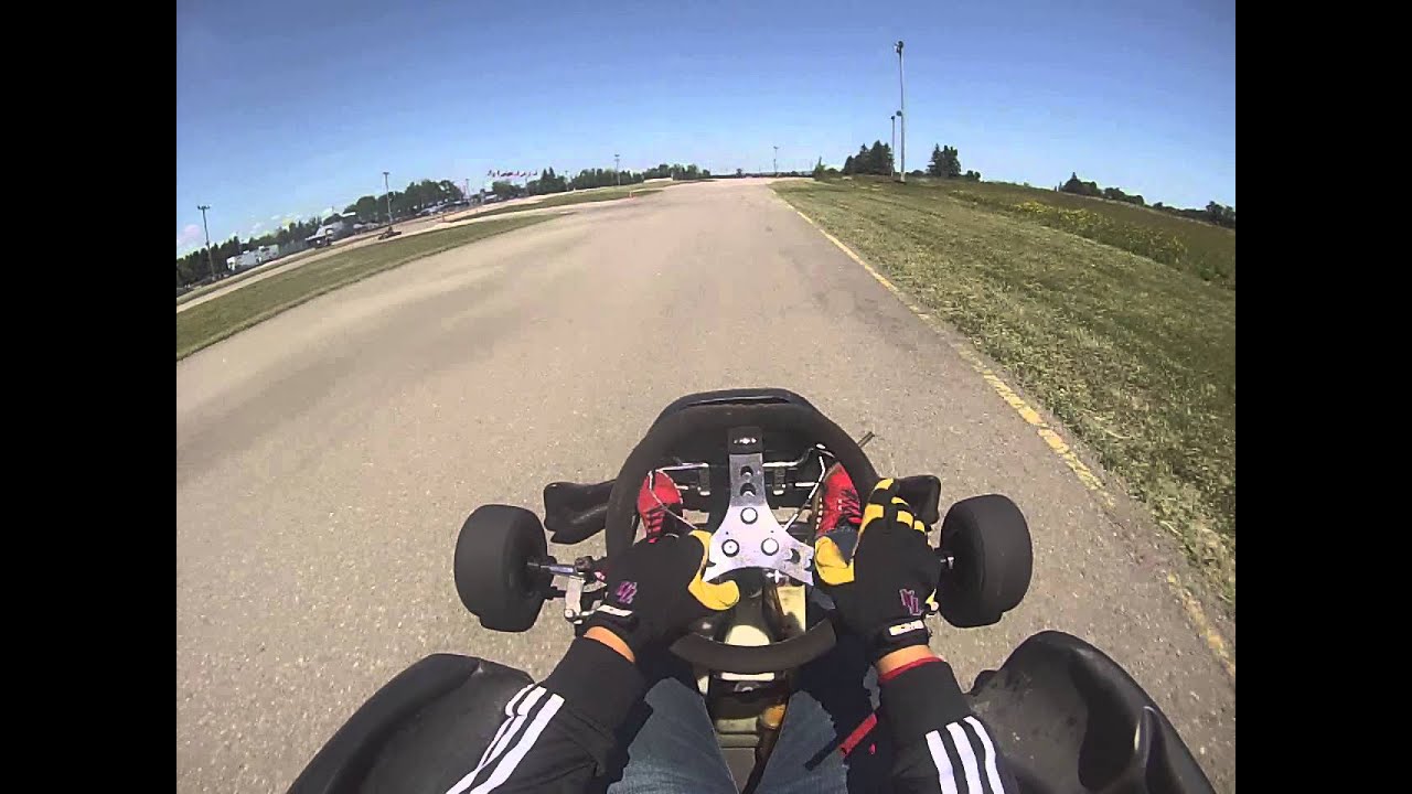 racing at Cameron motorsports - YouTube