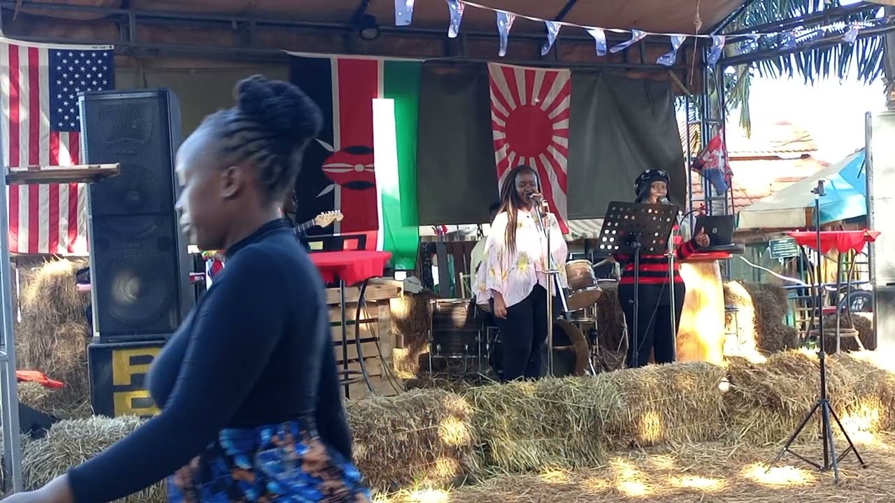 Maroon Commandos Charony ni wasi Performance by live band - YouTube