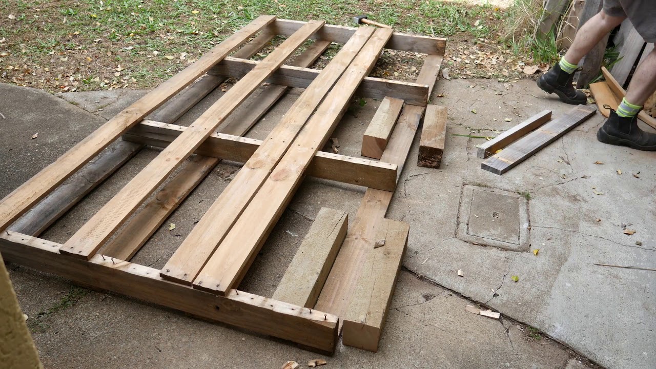 How I breakdown pallets the 'easy' way. - YouTube