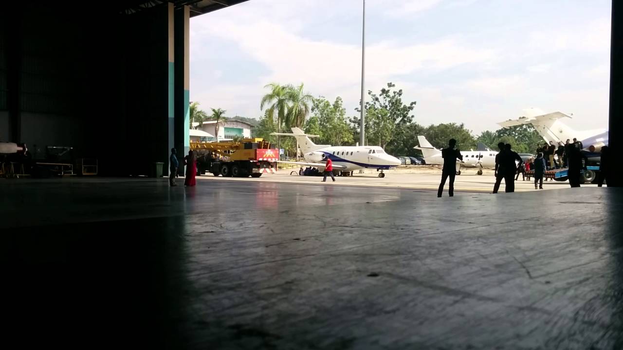 Hangar unikl MIAT - YouTube