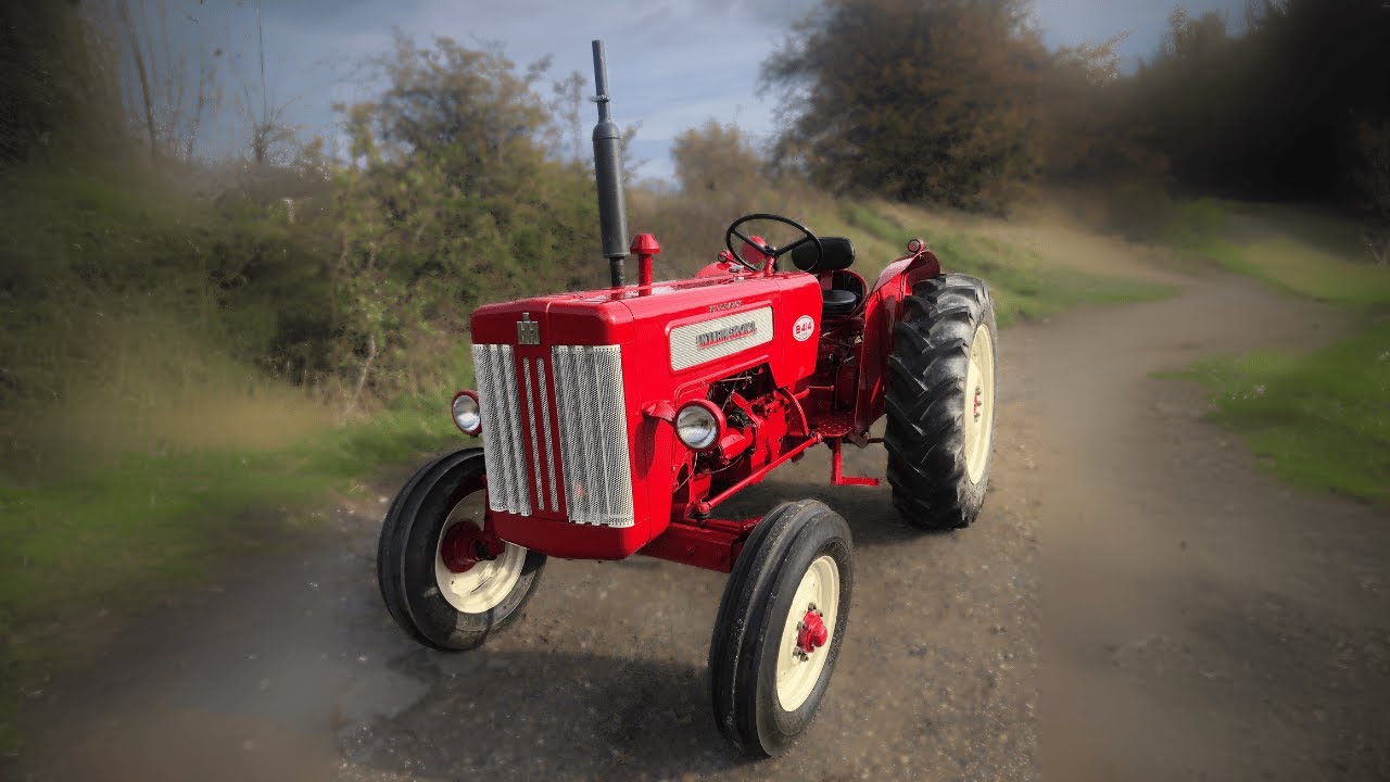 International B414 Tractor - YouTube